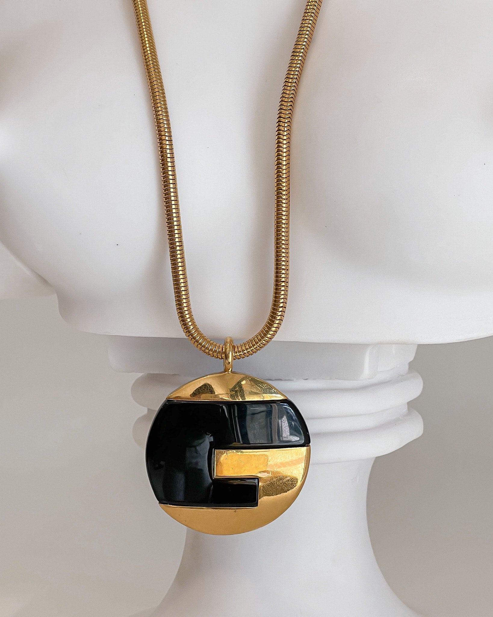Givenchy vintage jewelry store